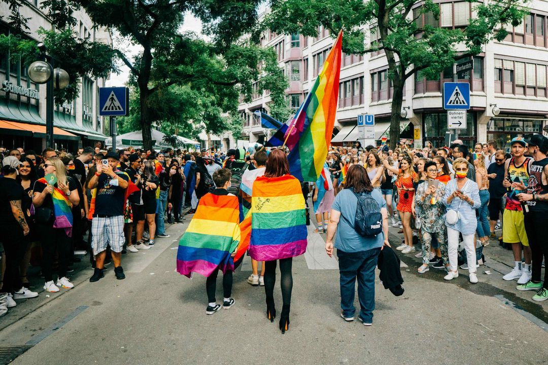 How To Come Out To Your Parents: 6 Methods For Coming Out To Your Parents