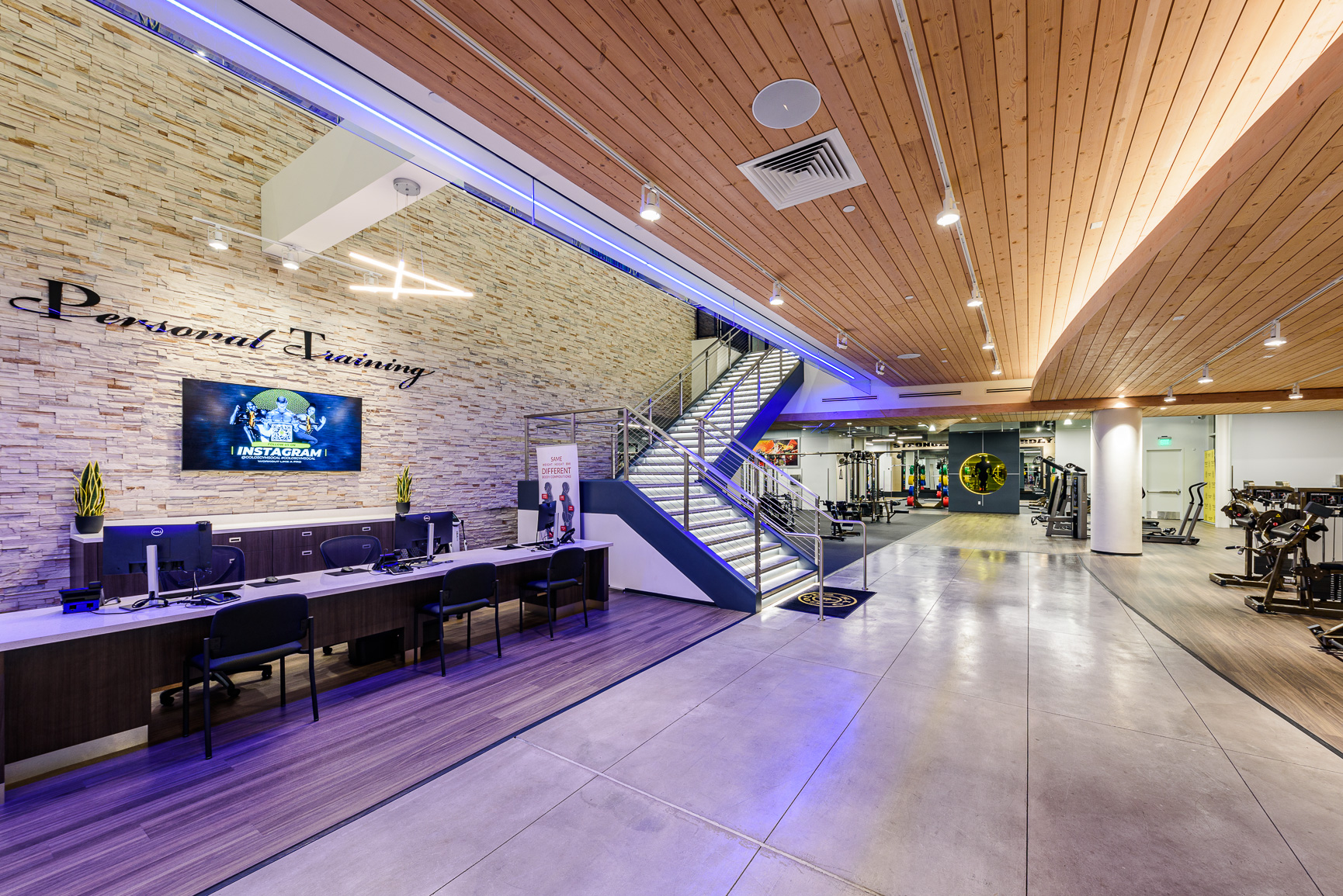 Gold's Gym Victoria Gardens