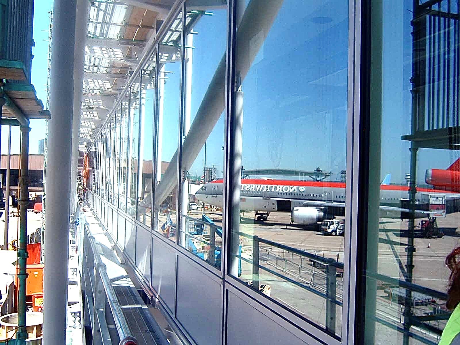 Gatwick Airport Pier 3 - Corridor Module / By Evolve Consulting Engineers