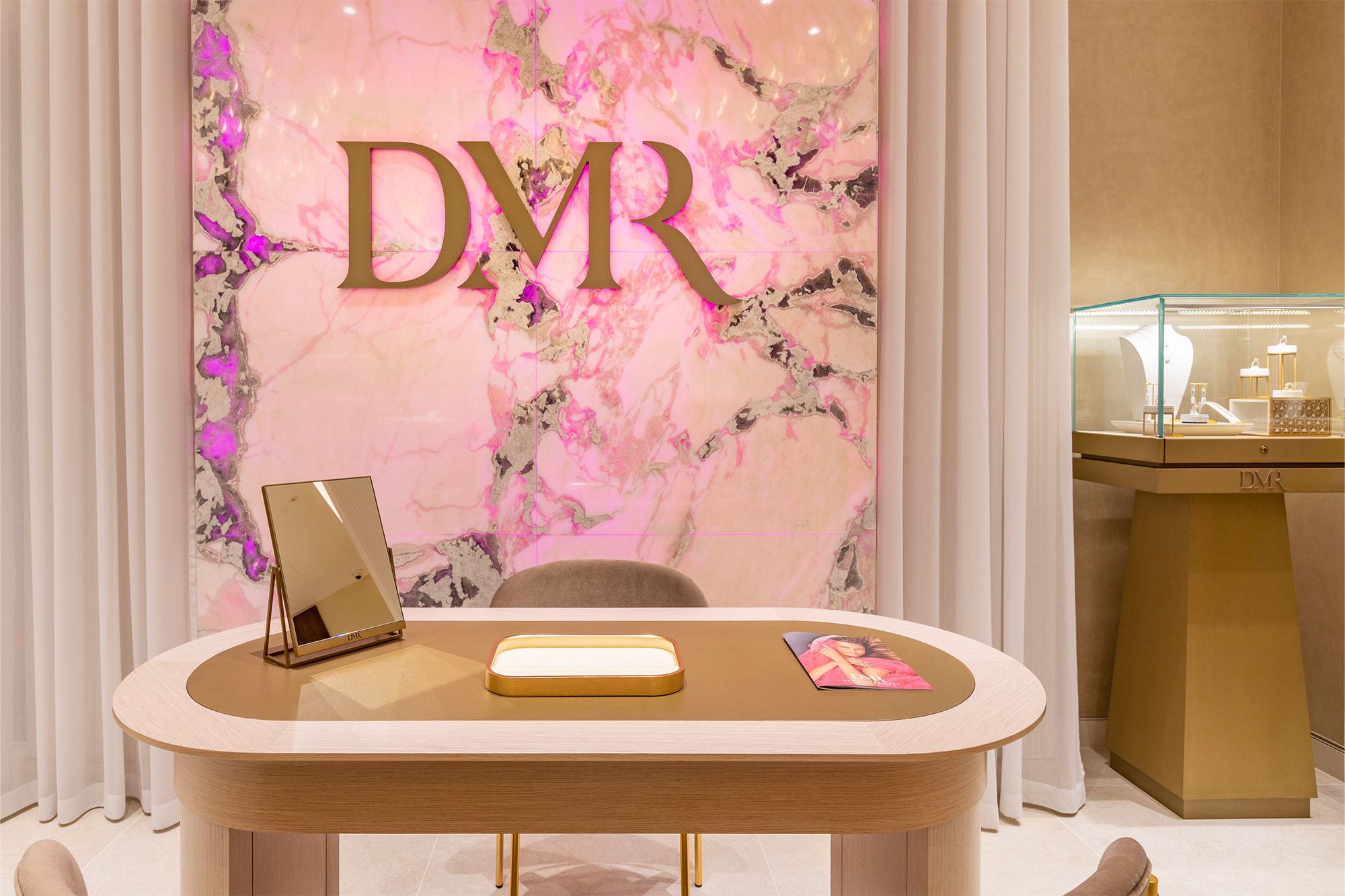 LXA - David M Robinson Jewellers