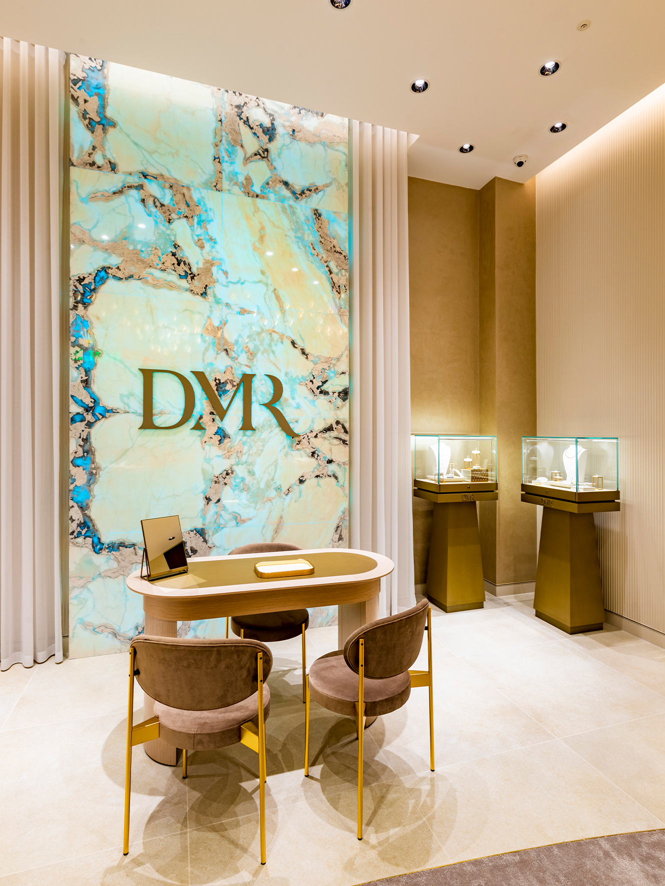 LXA - David M Robinson Jewellers