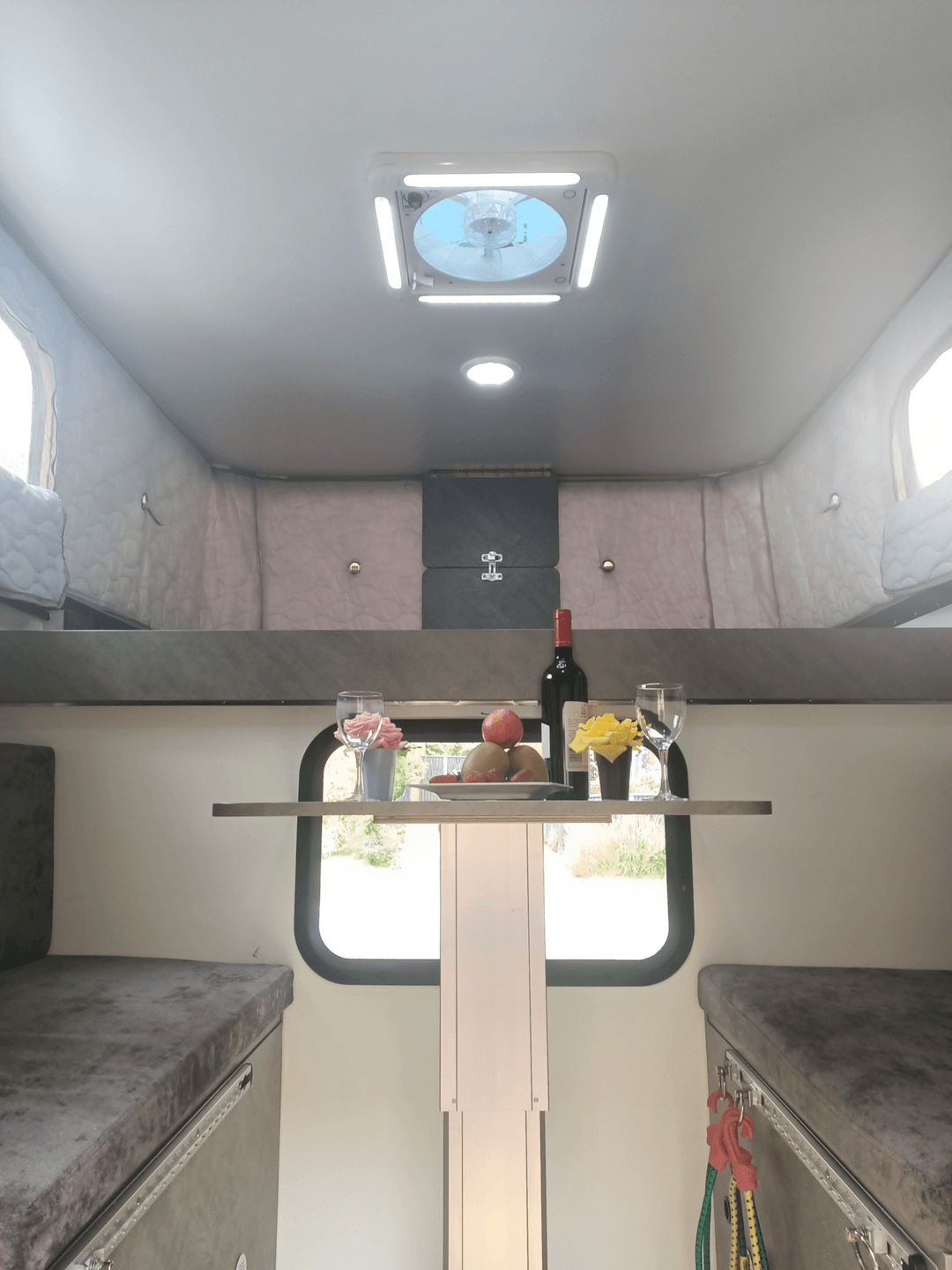 Decamper: - Classic - Ute Slide-On Camper (Ford Ranger)