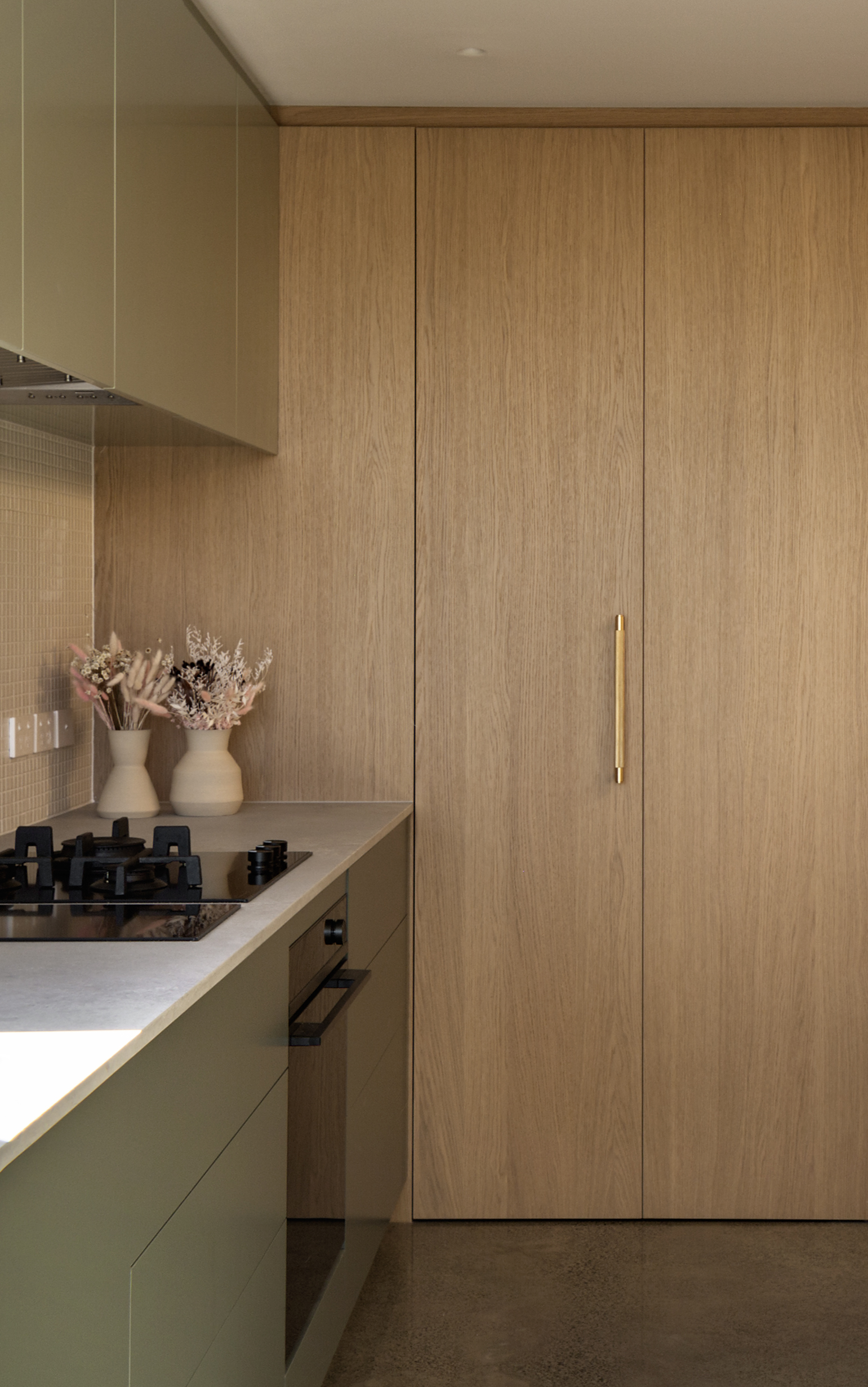 Ivory Oak - VidaSpace | Prefinished Timber Veneer Panels