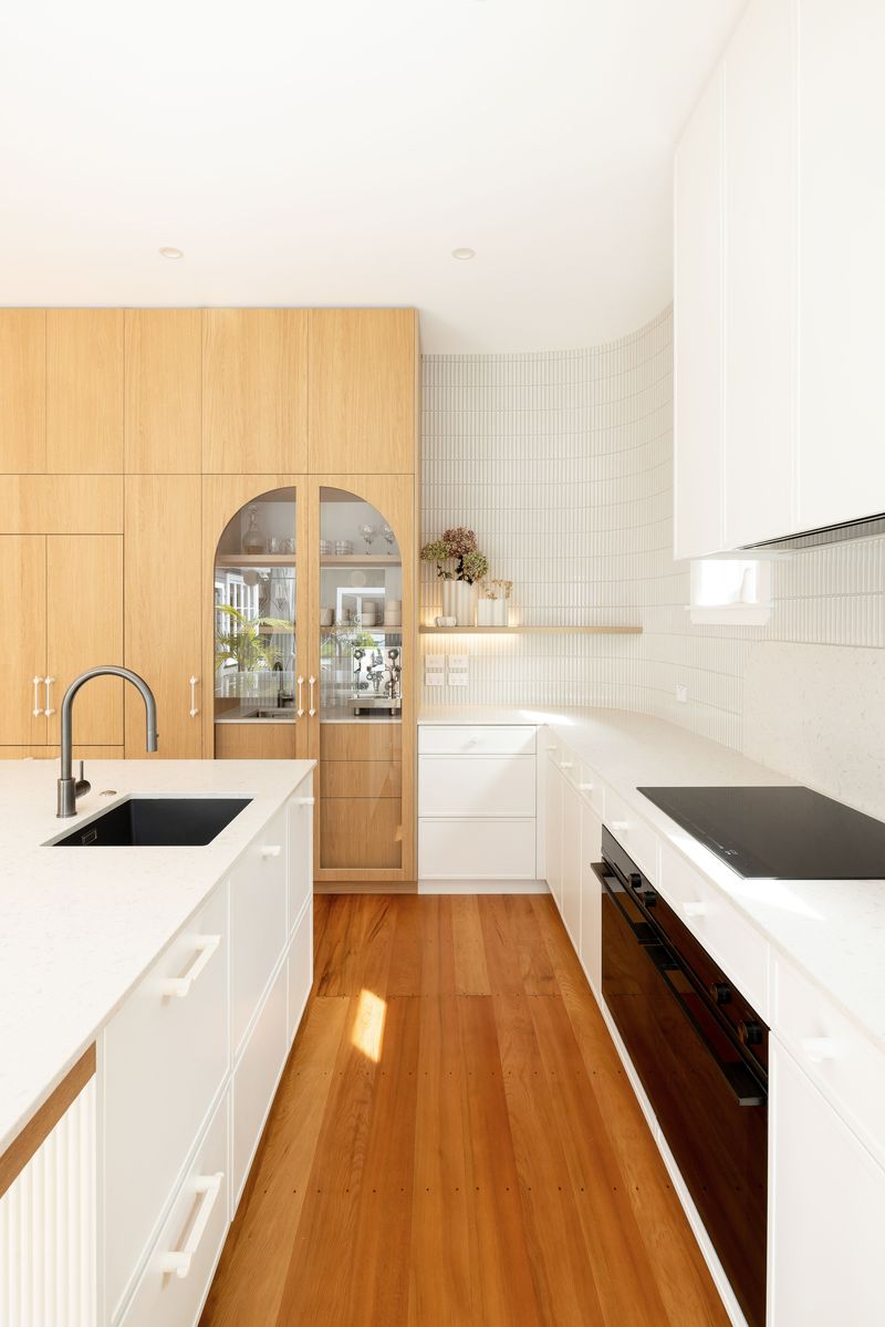 Ivory Oak - VidaSpace | Prefinished Timber Veneer Panels