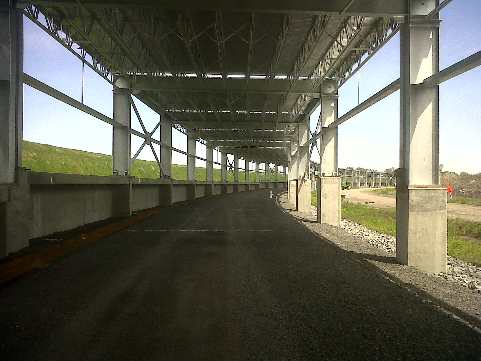 EASTERN COMMUTER TRAIN BLAST WALL