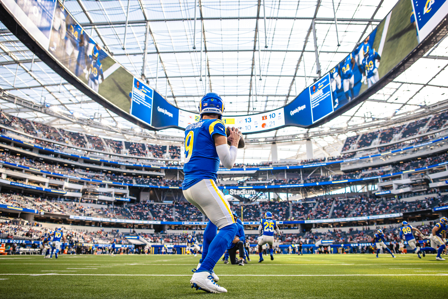 An Inside Look at the Los Angeles Rams’ New Tricked-out Stadium