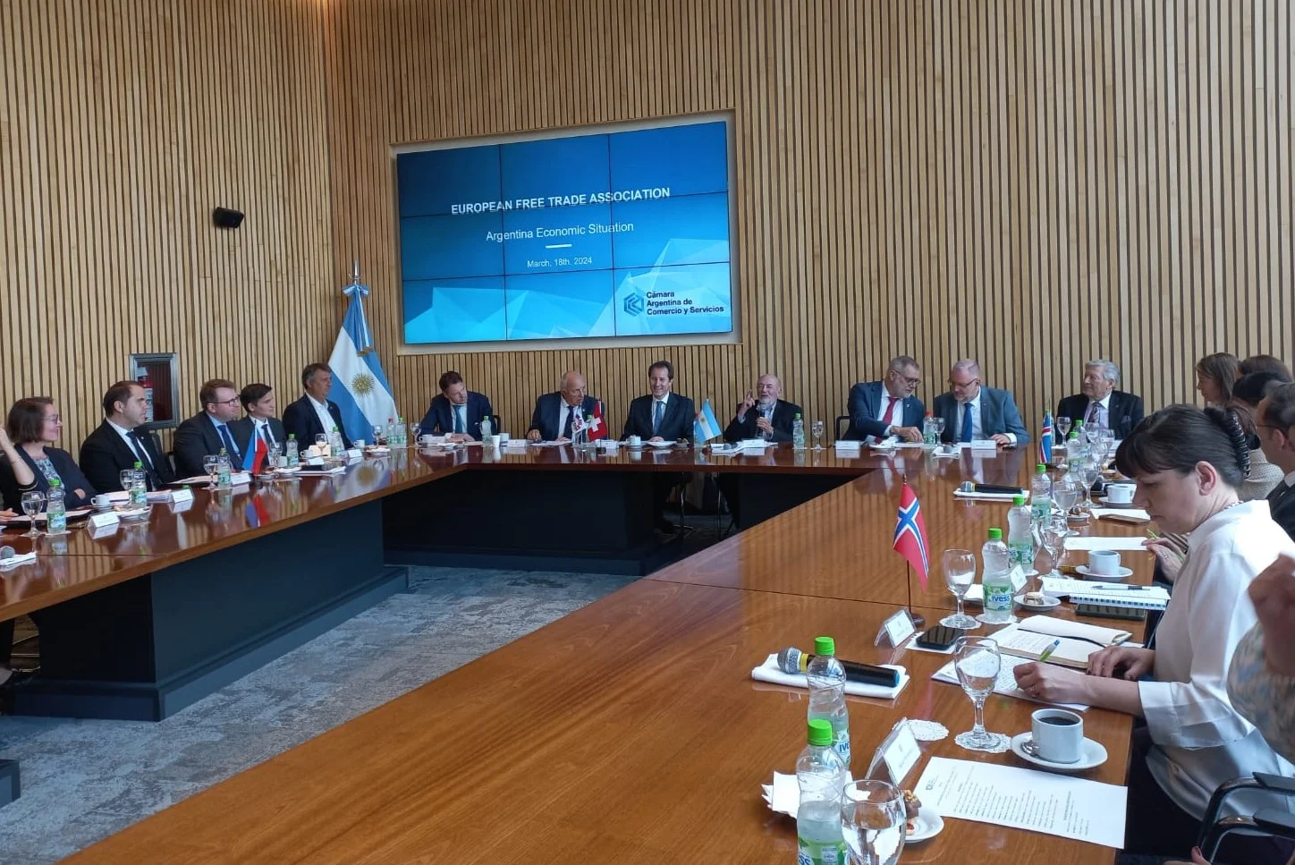 Una delegación de la Asociación Europea de Libre Comercio visitó la CAC