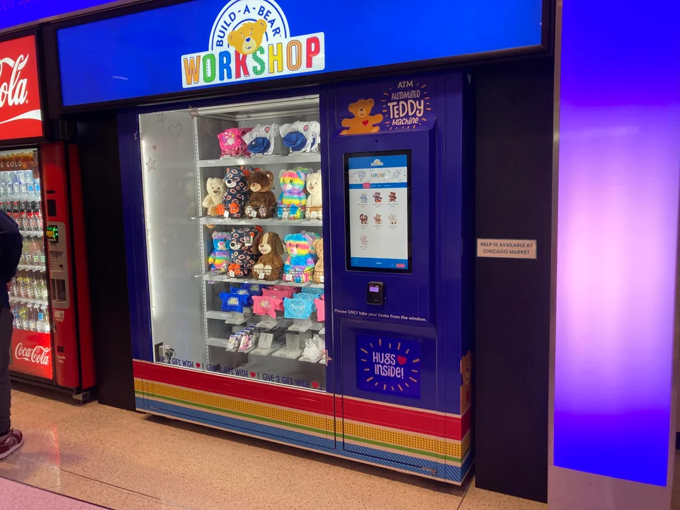 Utilising Layovers: 15 Airport Vending Machine Ideas That Sell ...