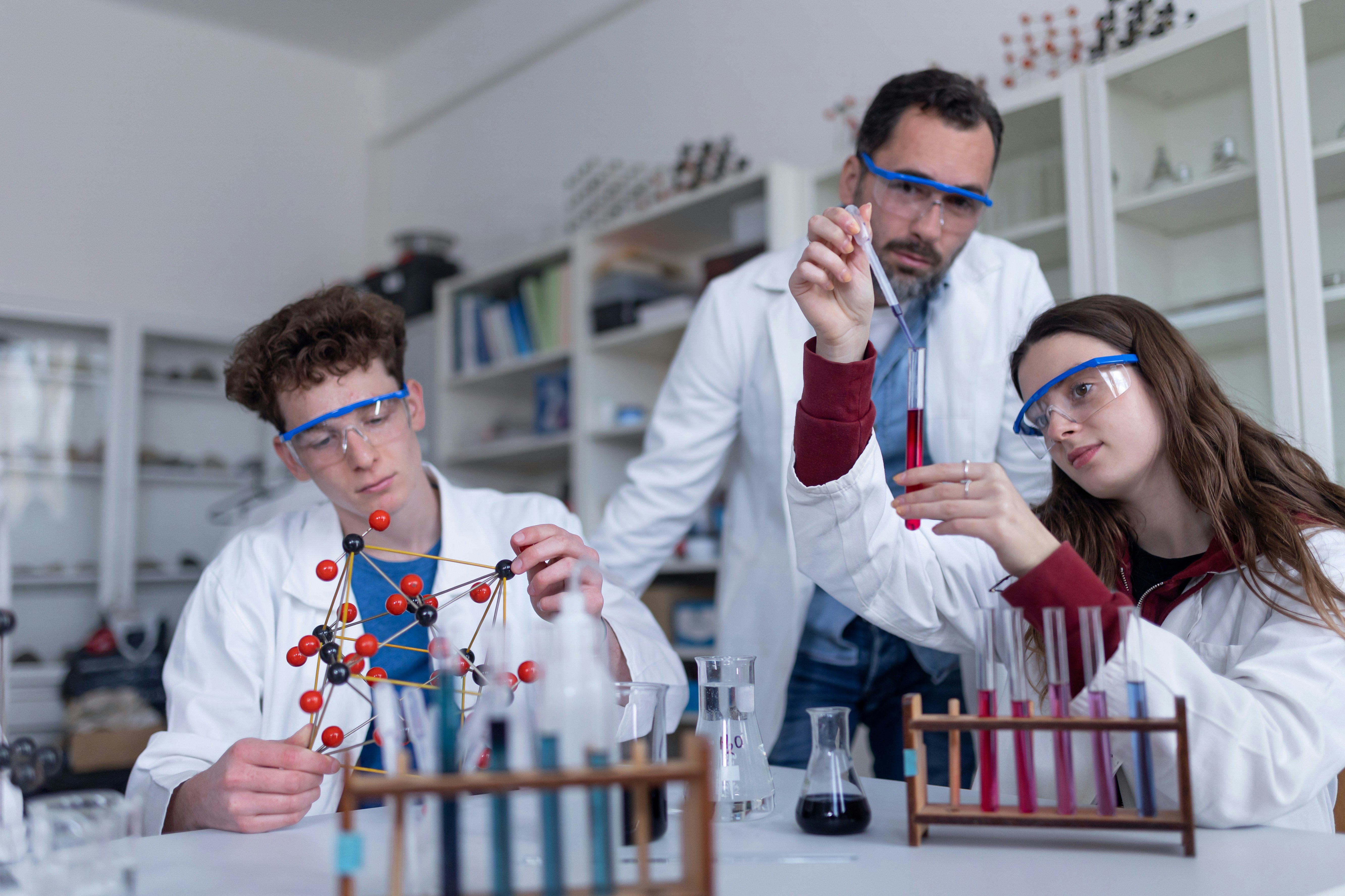 Maximizing Future Success: The Top Benefits of a STEM Program Education ...