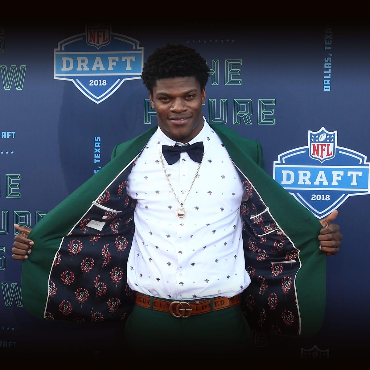 Lamar Jackson - Age, Bio, Birthday, Family, Net Worth