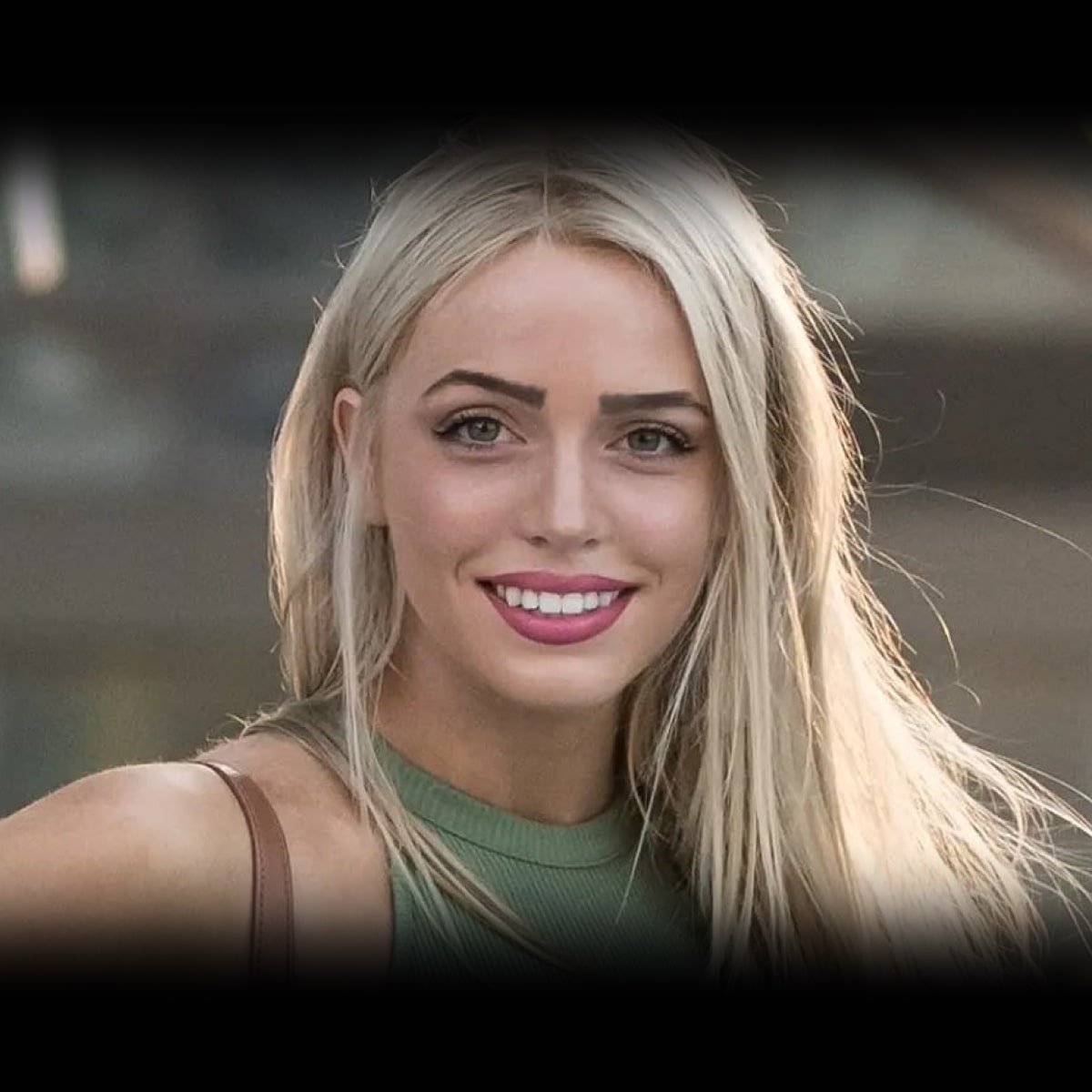 Alexandra Cooper - Age, Bio, Birthday, Family, Net Worth