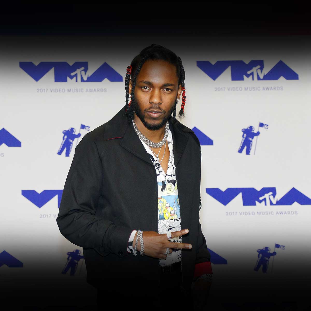Kendrick Lamar - Age, Bio, Birthday, Family, Net Worth