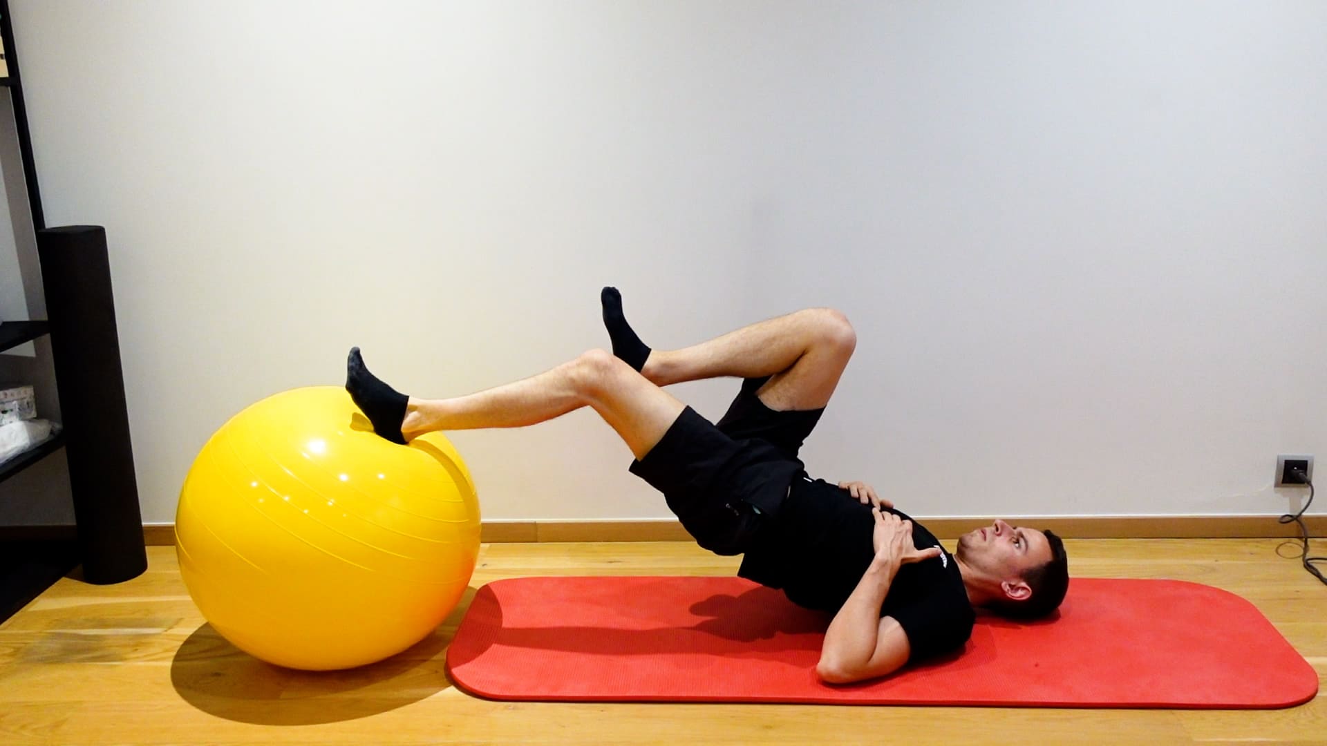 Vidéo d'exercice - Pont fessier unipodal sur SwissBall