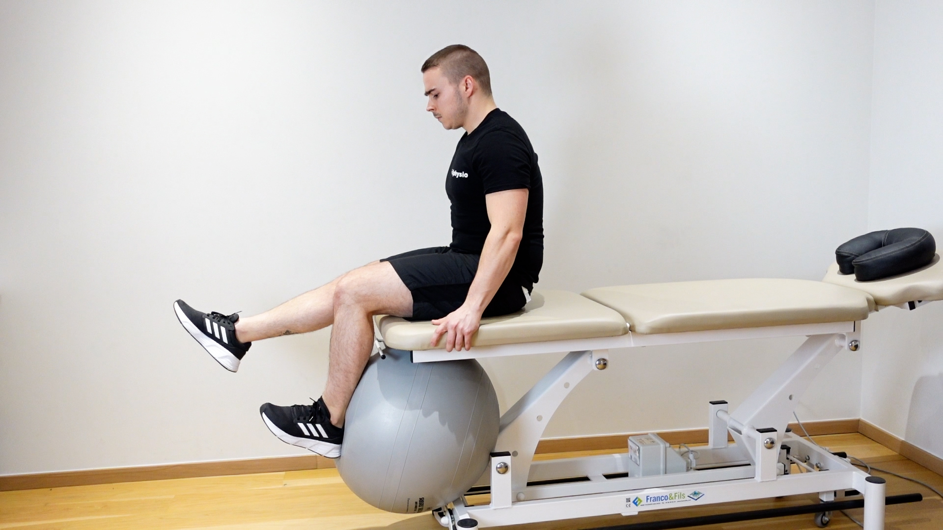 Vidéo d'exercice - Renforcement isométrique IJ avec SwissBall