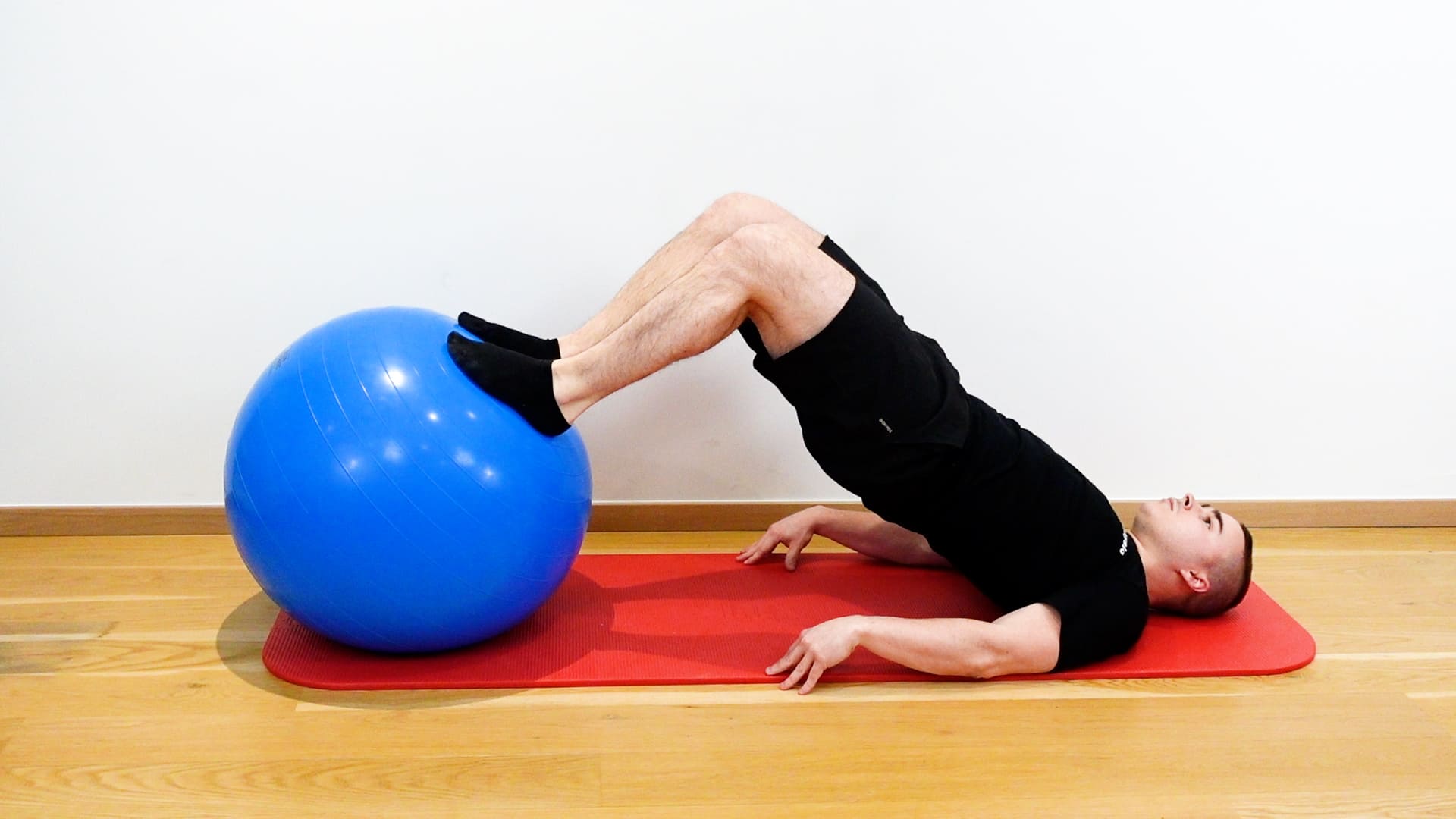 Vidéo d'exercice - Renforcement ischio-jambiers sur SwissBall