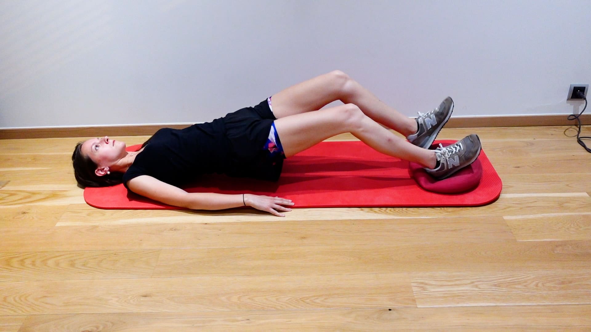 Vidéo d'exercice - Travail dynamique des ischio-jambiers en gainage dorsal