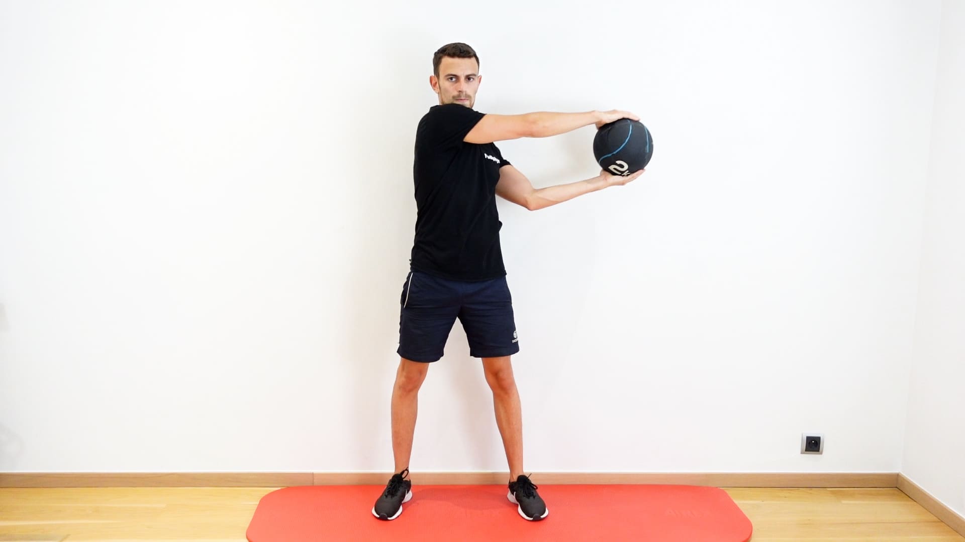 Vidéo d'exercice - Rotation thoracique avec Medecine Ball