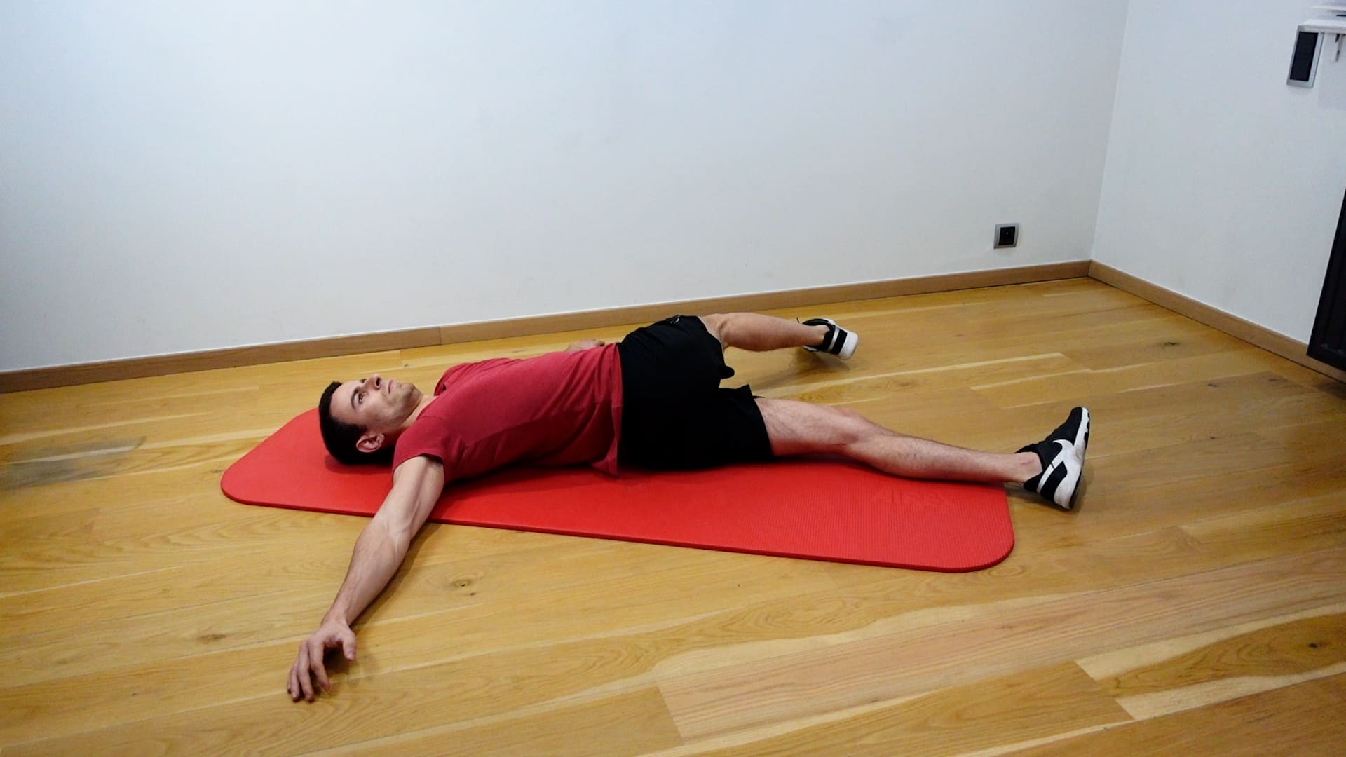 Vidéo d'exercice - Etirement en rotation lombaire