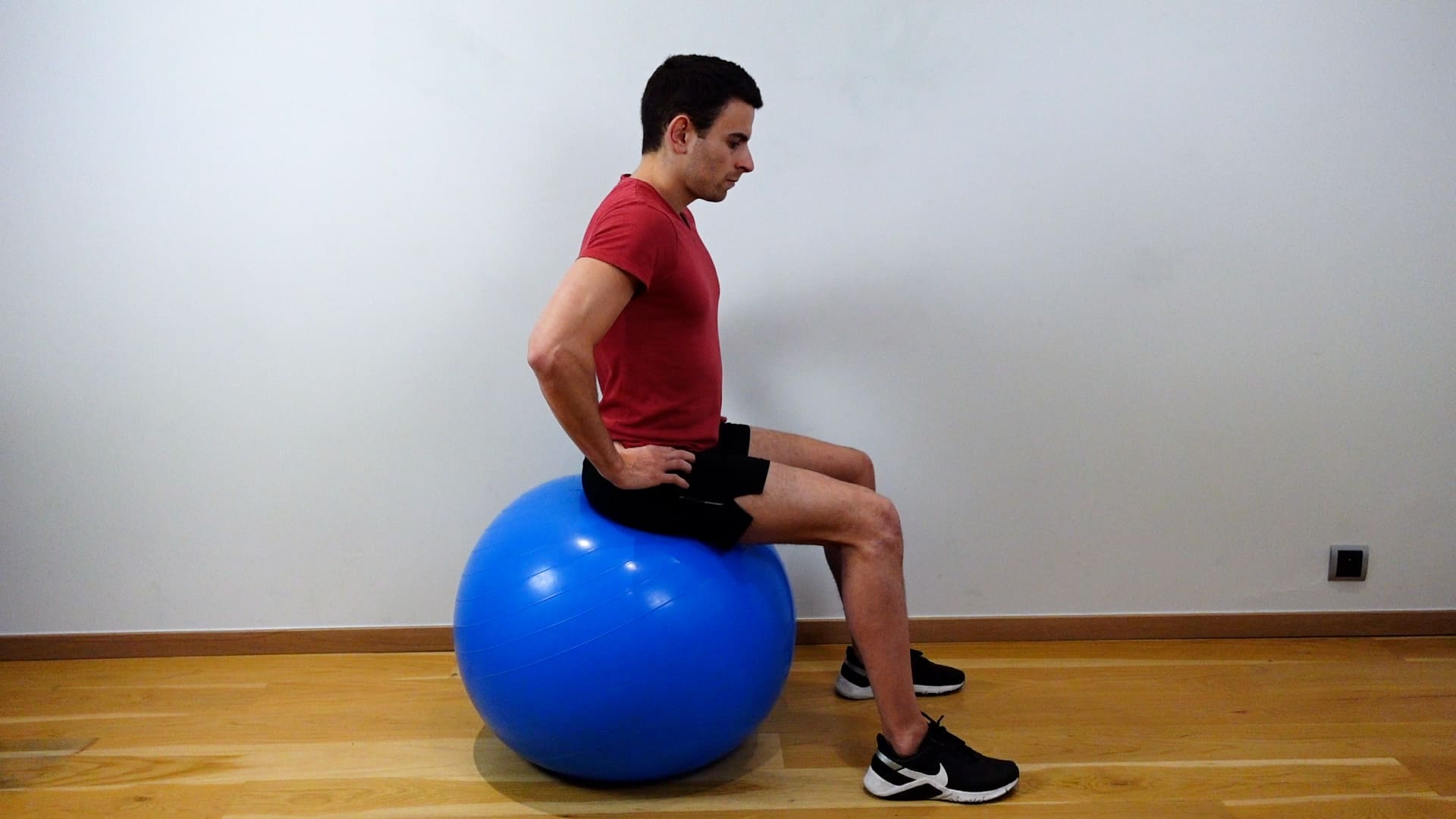 Vidéo d'exercice - Anté/rétroversion bassin sur SwissBall