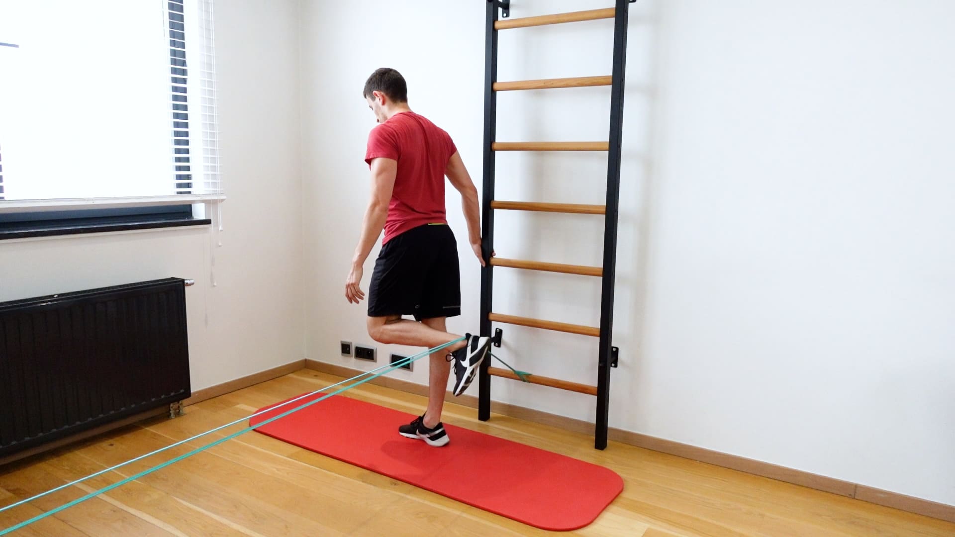 Vidéo d'exercice - Renforcement dynamique ischio-jambiers avec élastique