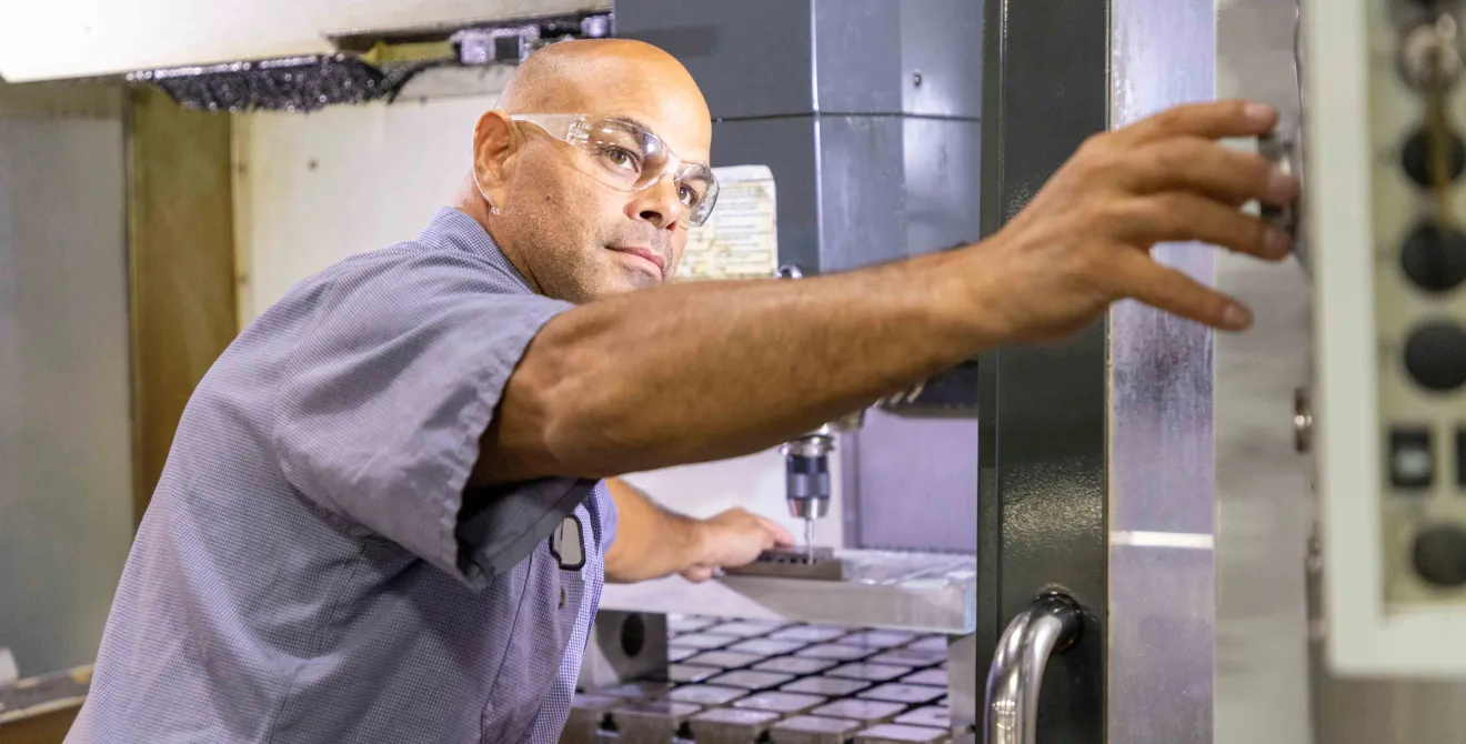 Careers in Manufacturing in Iowa | Herman Mold + Tooling, Inc.