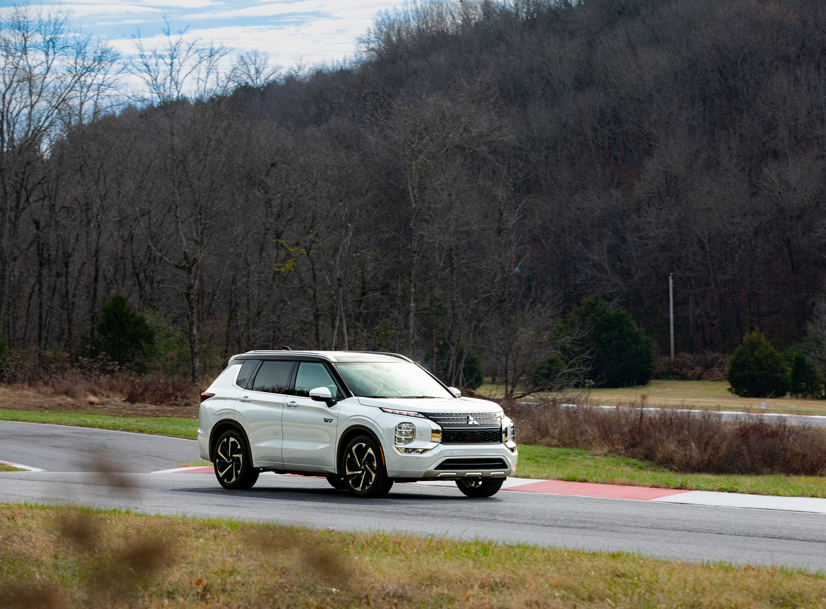 Explore the Mitsubishi Outlander PHEV | EV.Guide