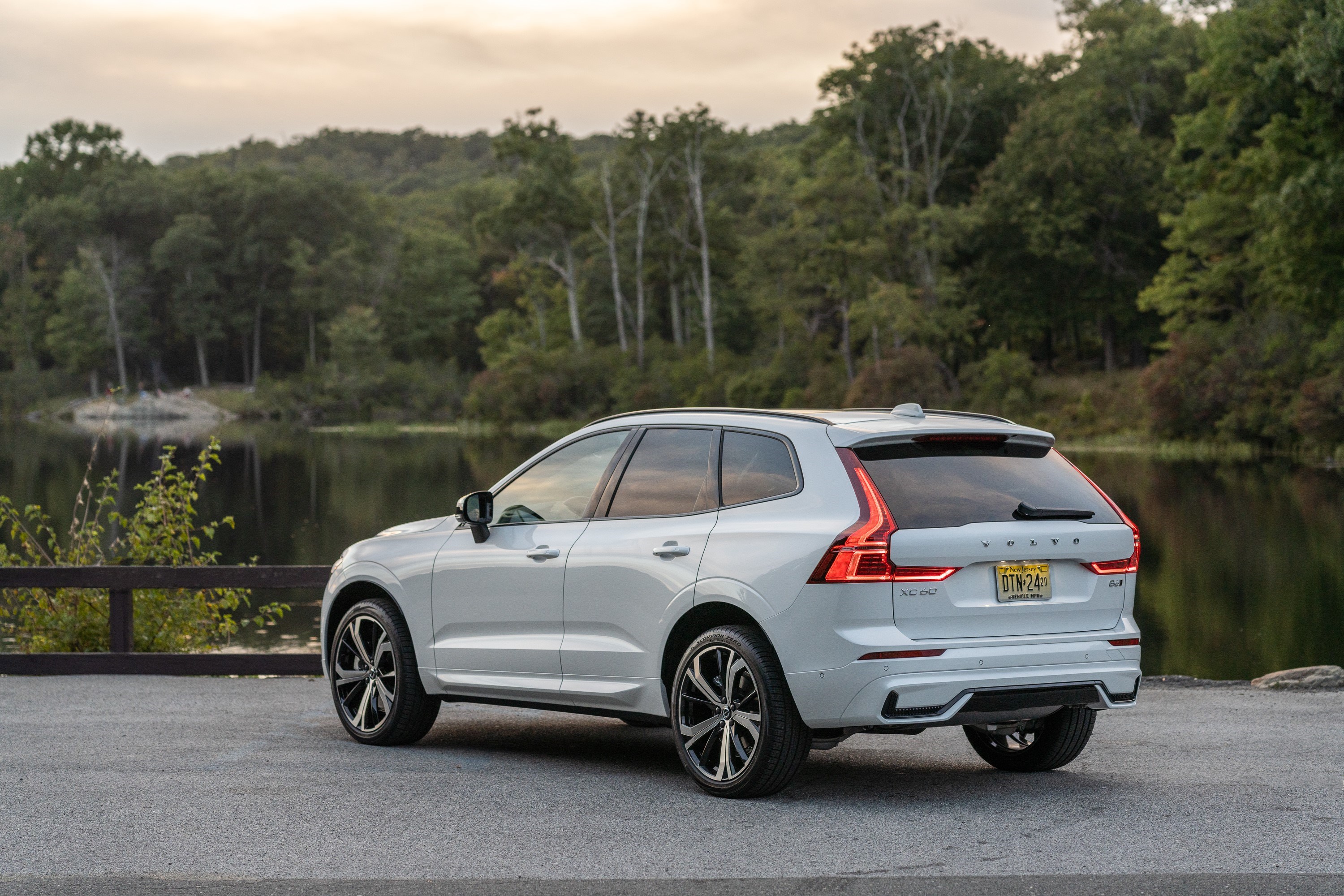 Explore the Volvo XC60 Recharge | EV.Guide