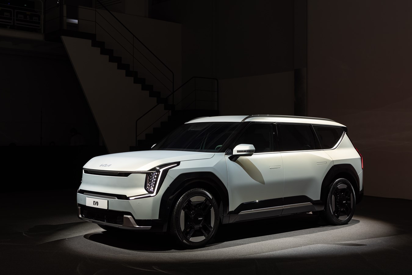 Kia Unveils Bold New EV9 7-Seater Electric SUV | EV.Guide