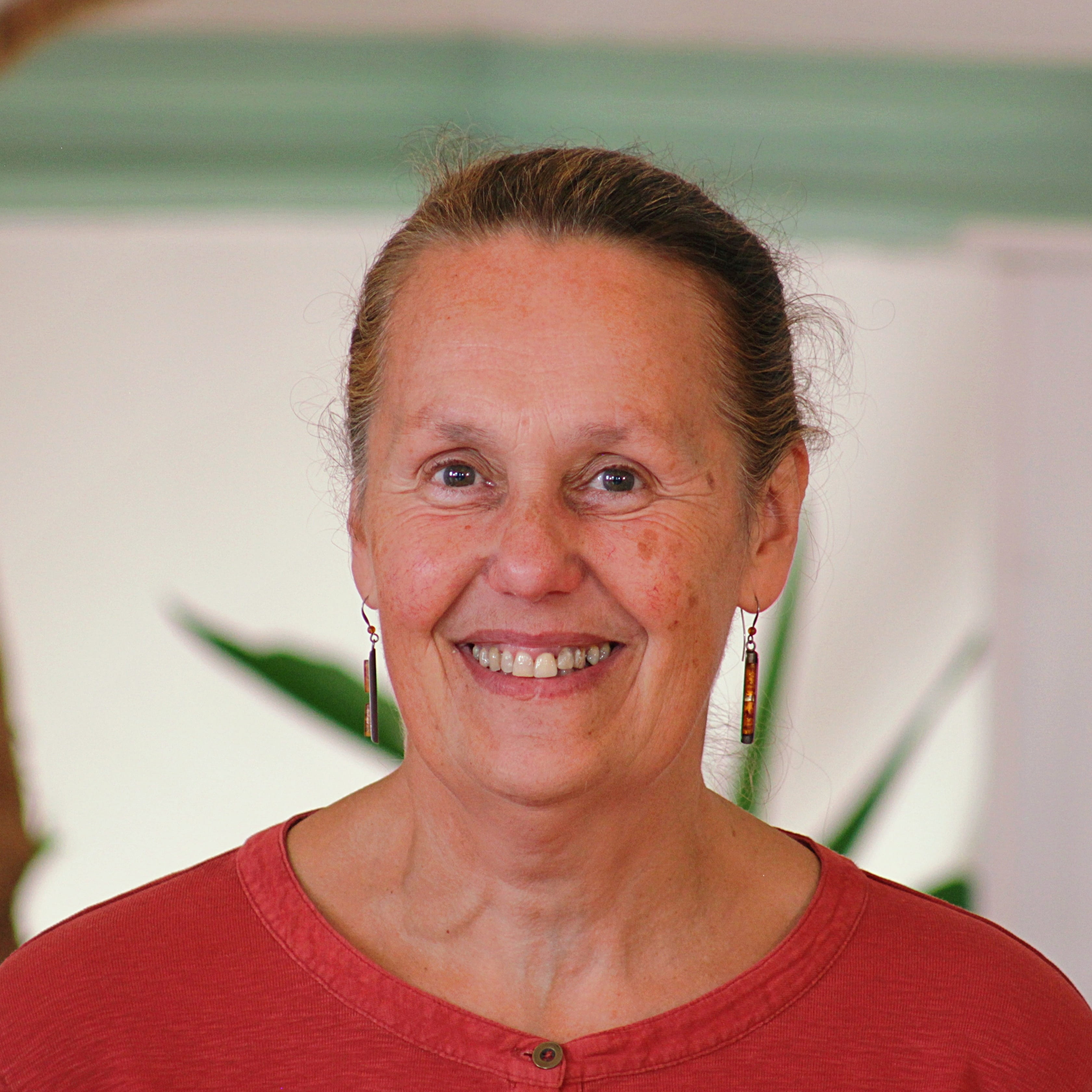 Laura Davison – Healer | The Healing Trust