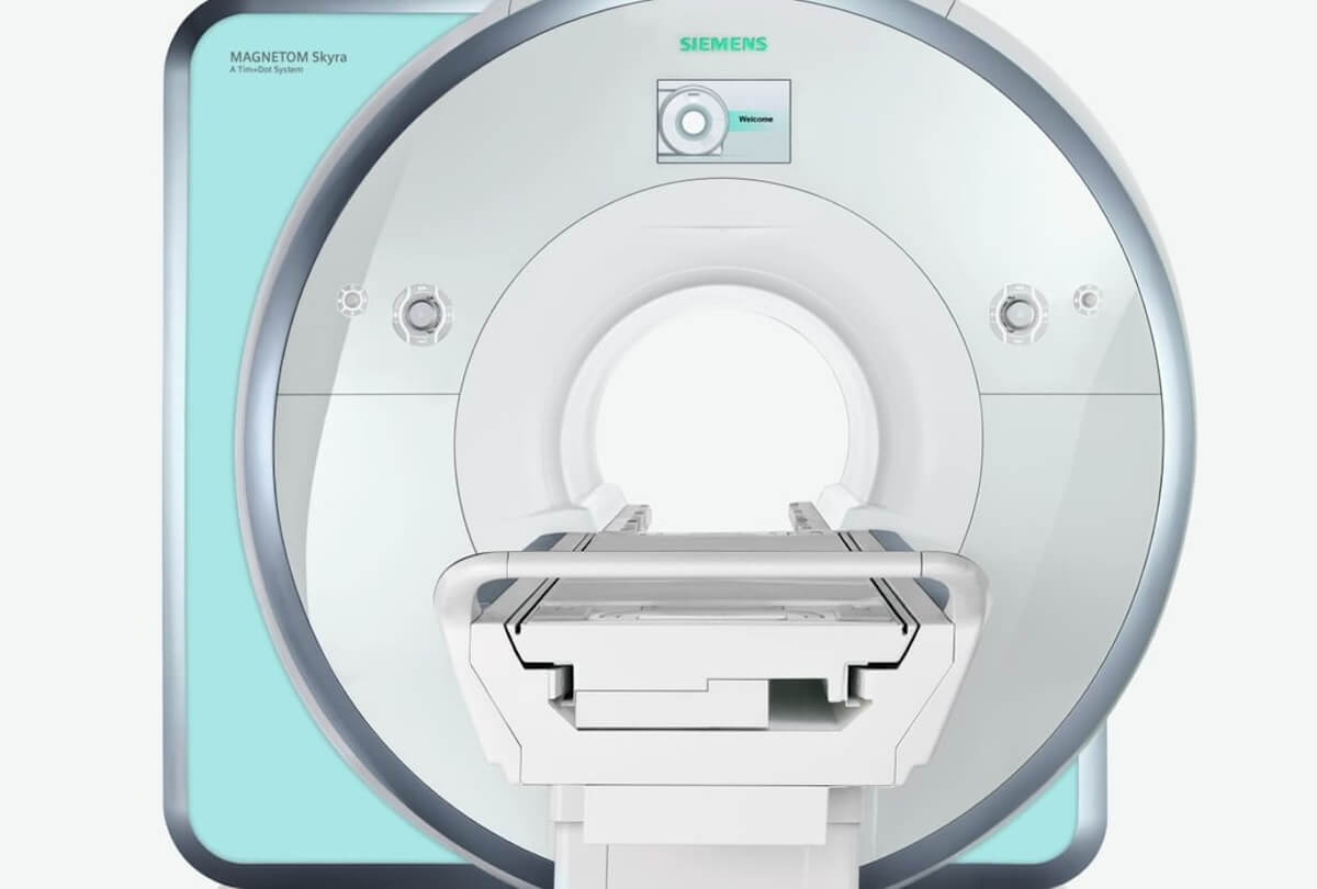 MRI vs CT Scan: What’s the Difference? - Ezra
