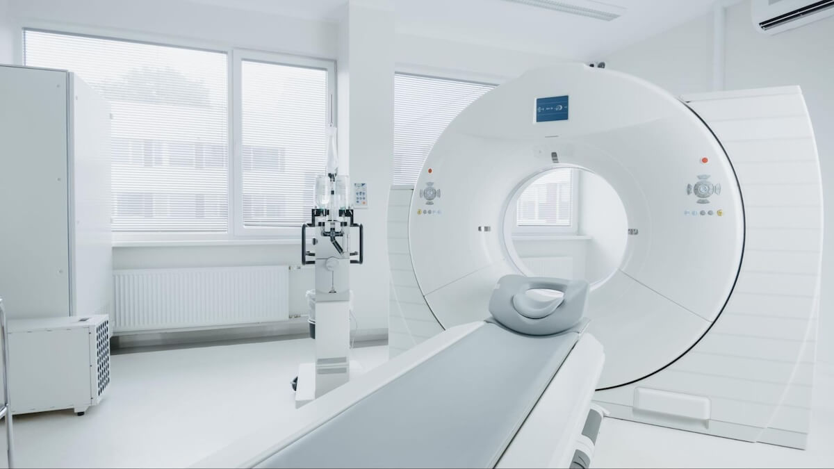 How to Choose Between a PET Scan vs. MRI - Ezra
