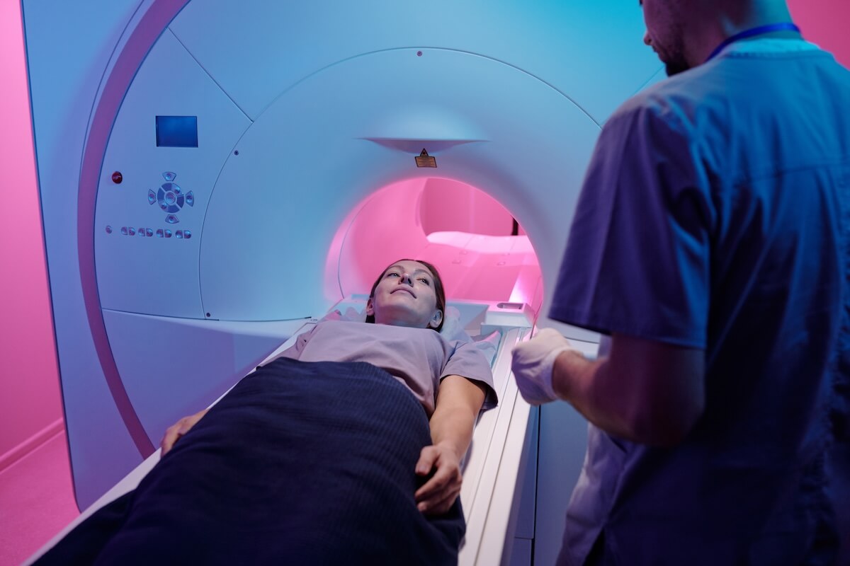 How to Choose Between a PET Scan vs. MRI - Ezra