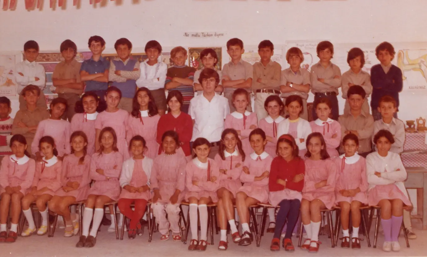 The teacherless class: empowering 48 students to teach themselves ...