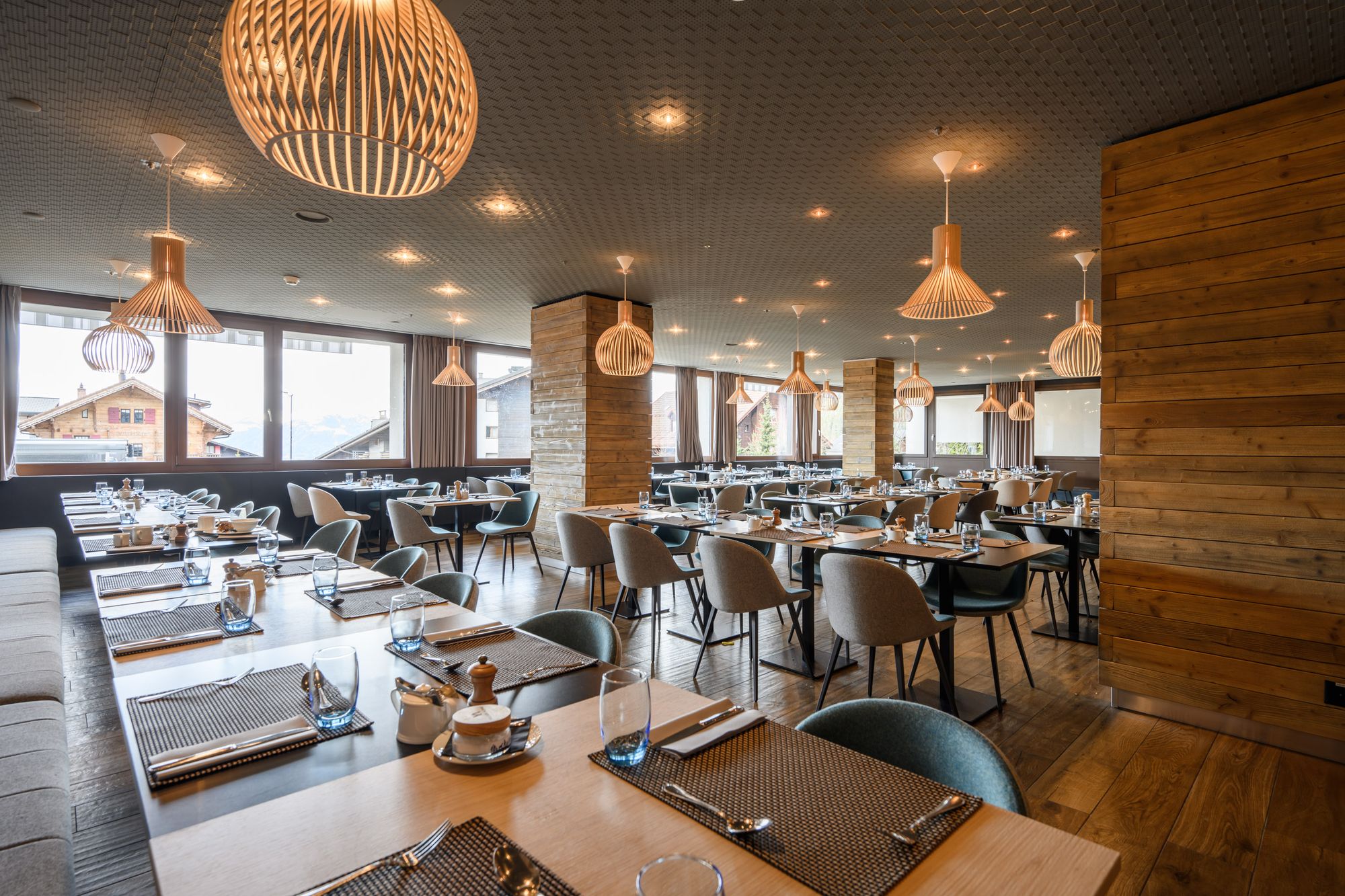 Restaurants & Bars at Villars Palace