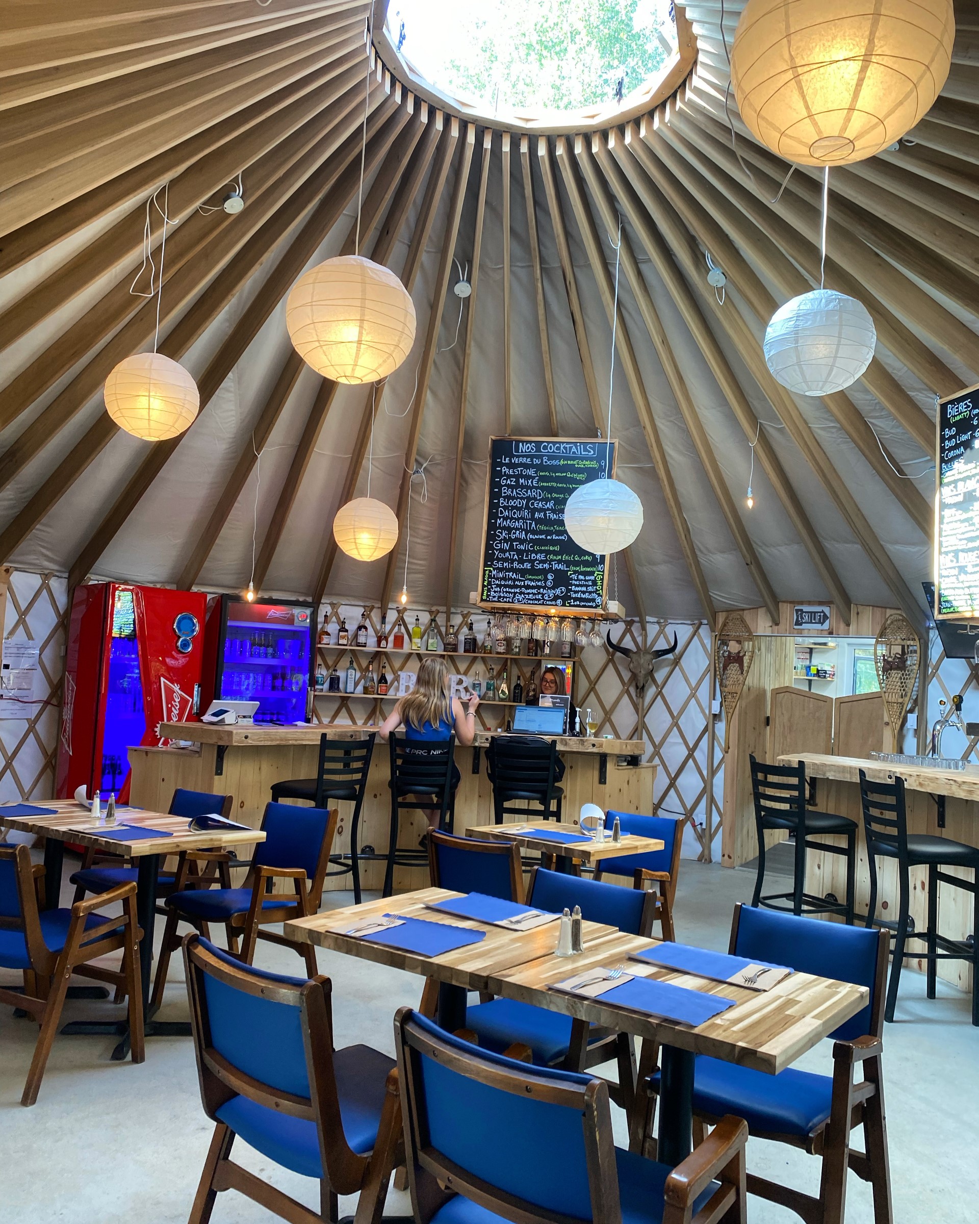 Yourte Expérience Charlevoix : Le Bistro La Grande Yourte