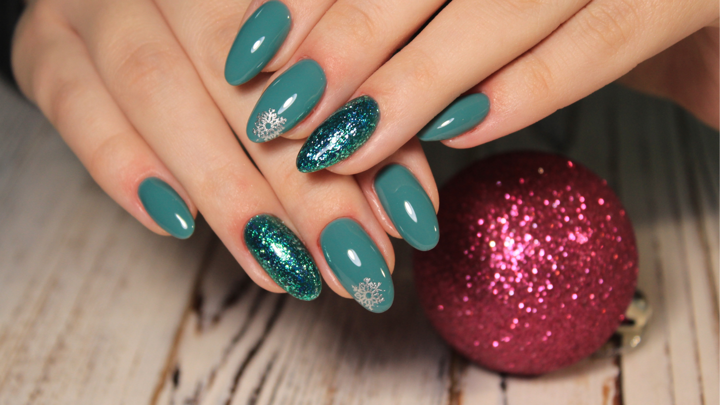Tendenze Unghie per Natale e Capodanno 2024: Colori, Forme e Design | Joy