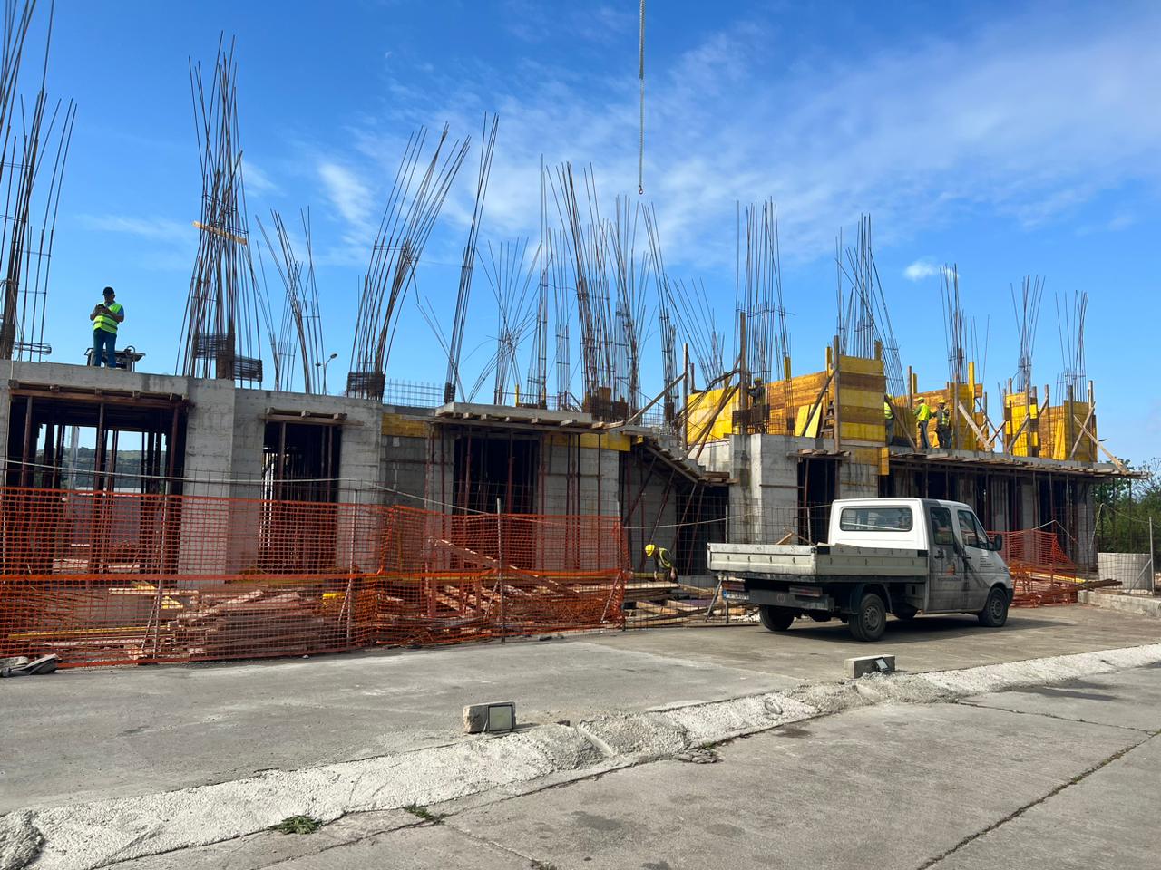 Installation of the floor slab between 0 floor and 1 floor is completed