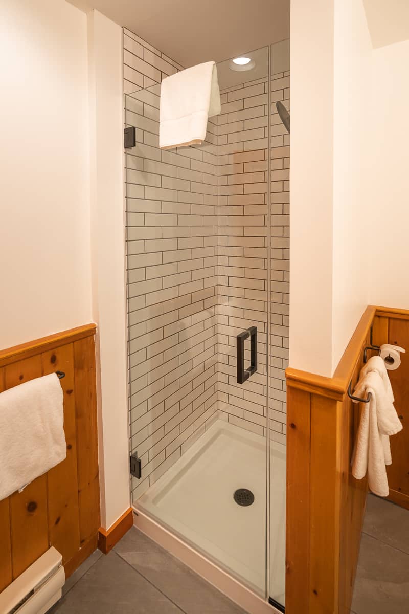 Jacuzzi Suite with Sofa Bed | Baker Creek By Basecamp