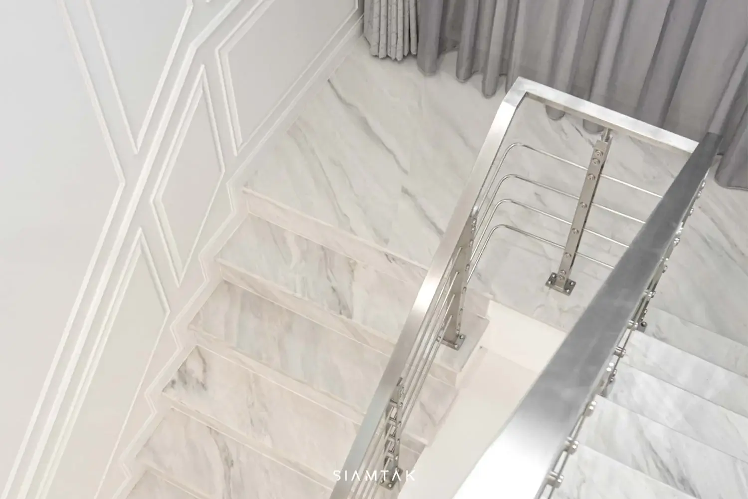 อยากมีบันไดหินอ่อน หินแกรนิตที่เข้ากับบ้าน ต้องรู้อะไรบ้าง?