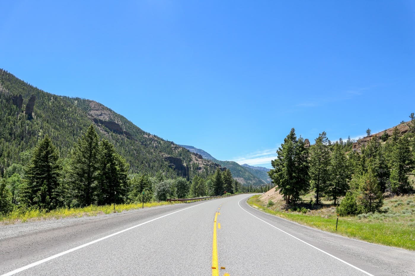 The Ultimate American Road Trip Guide: Top 8 Journeys to Explore