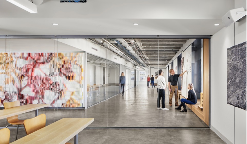 How Media Architecture Creates Solutions in Learning Environments