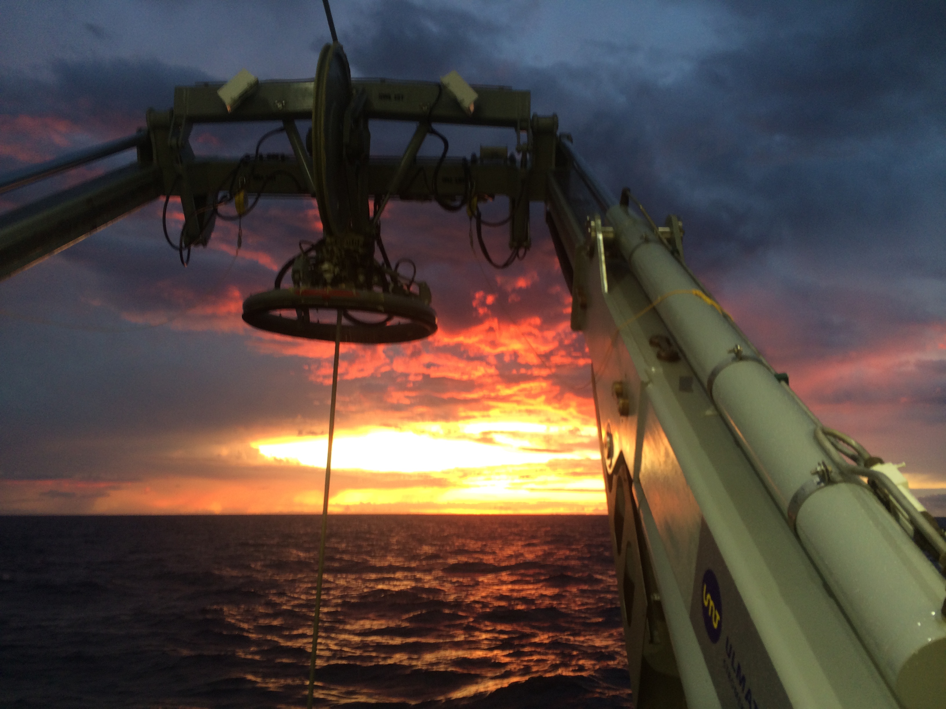 Telescopic LARS - a frame - Subsea handling - Ulmatec