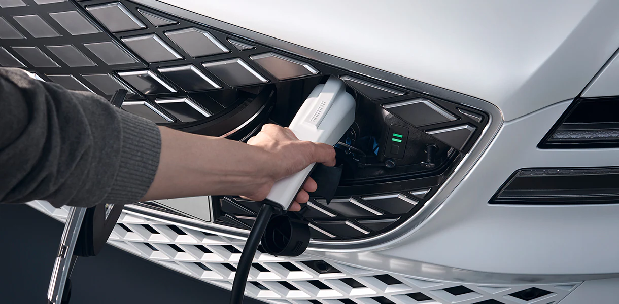 2024 Genesis Electrified G80 - Electric Luxury Full-Size Sedan ...