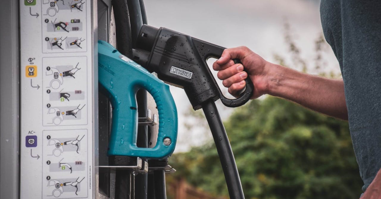 E Auto laden – Alle Infos zum Ladevorgang, Ladesäulen und zum ...