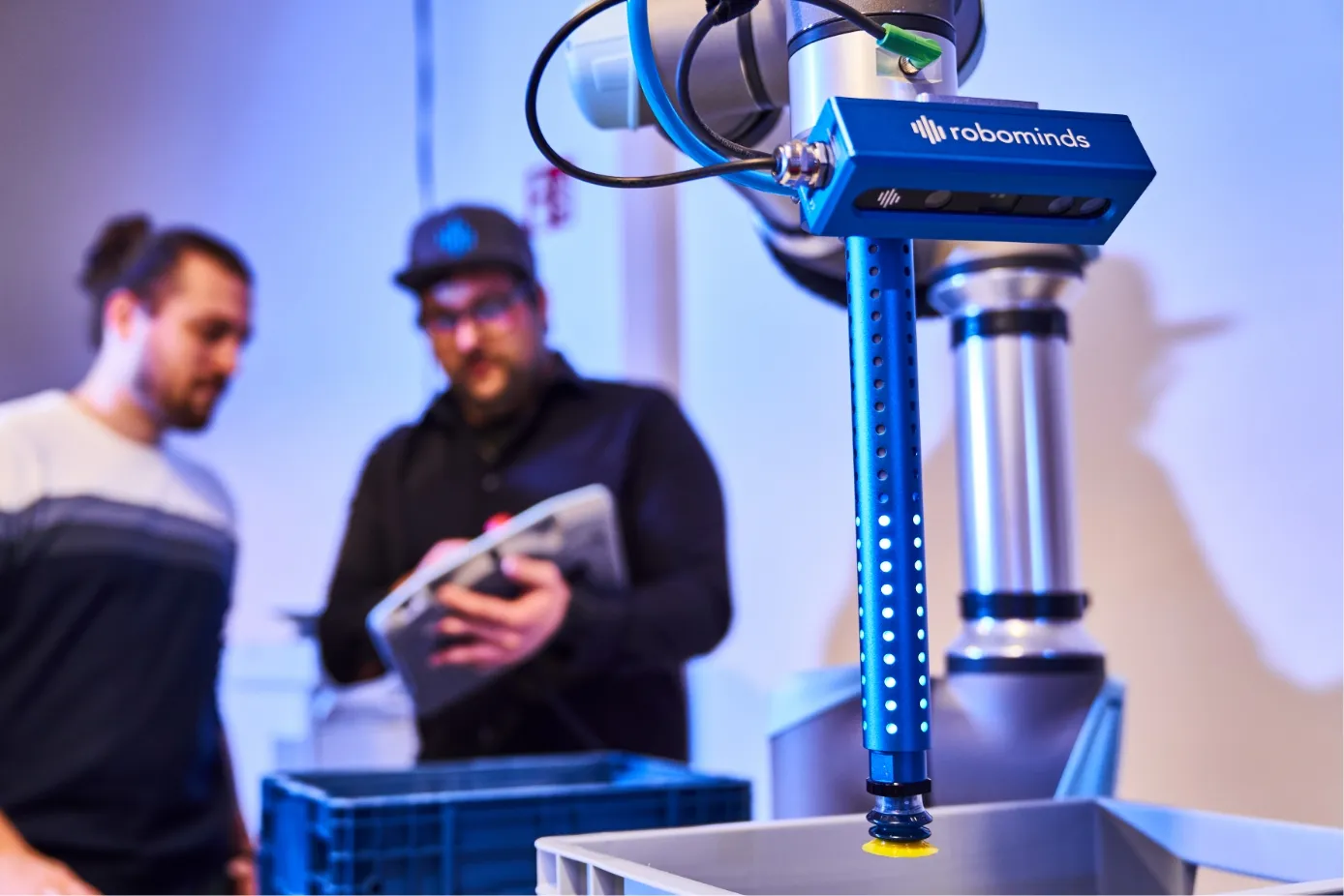 robobrain.hand • Flexibles Greifen für Roboter