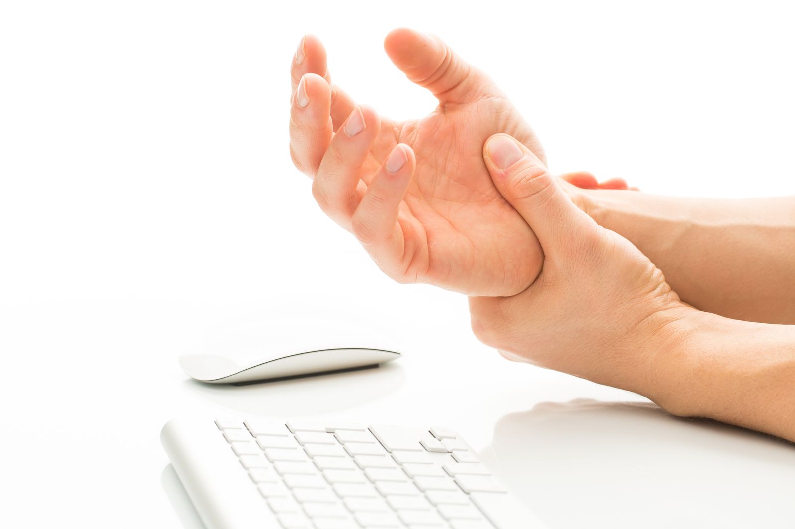 Numbness in Hand When I Wake Up: Causes and Solutions | Inertia Physio