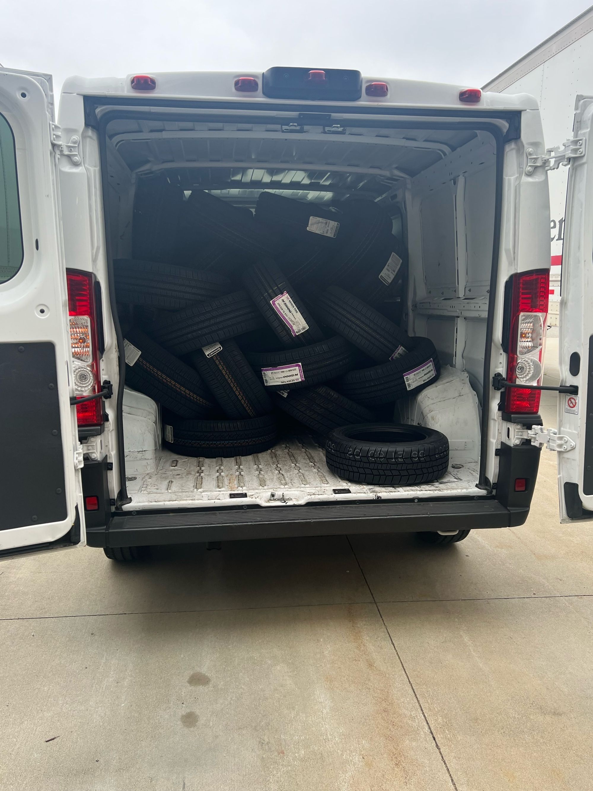 Tires Delivered Fast: Curri's Last Mile Solution | Curri