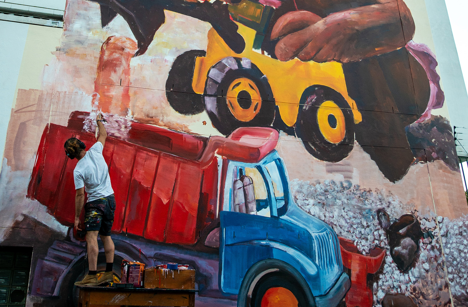 Toddler Mural Has Dig at Mining