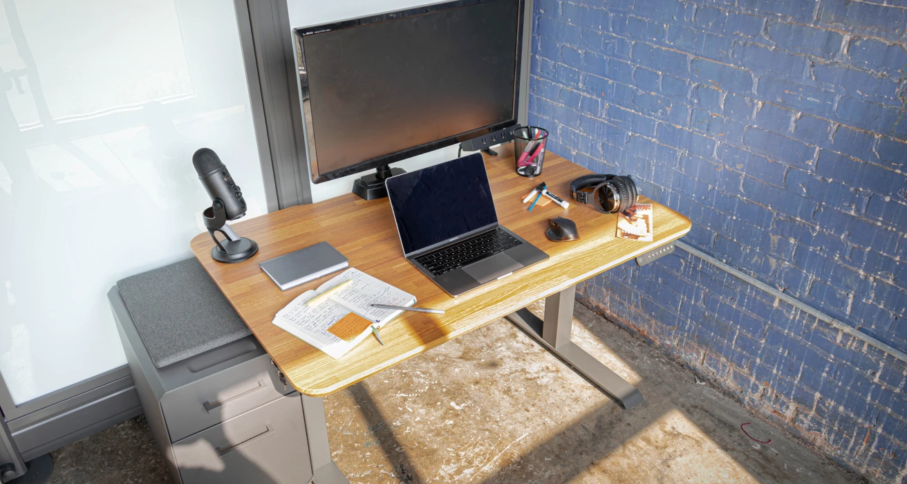 Small Private Office Desk Ideas for Coworking Space: Optimizing ...