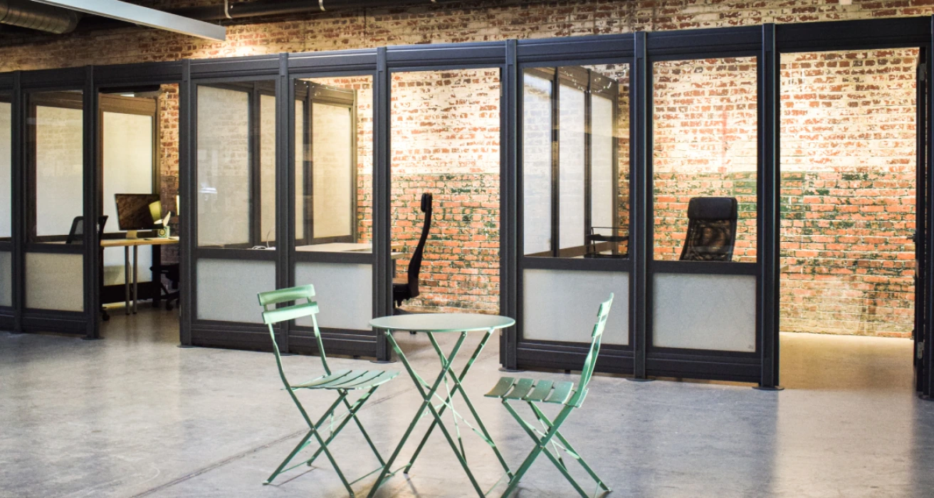 Private Offices versus Coworking Hot Desks